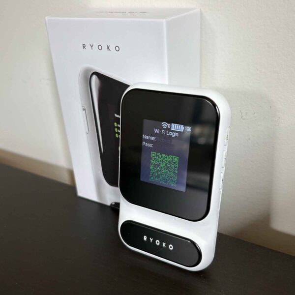 Ryoko Pro - Pocket-size Hotspot Creates a WiFi Network - The Gift Hacker